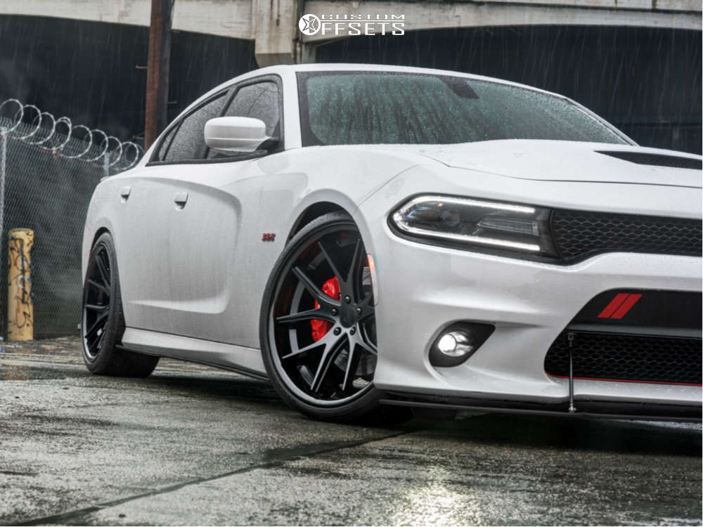2016 Dodge Charger with 22x9.5 12 Ferrada Fr2 and 265/30R22 Continental ...