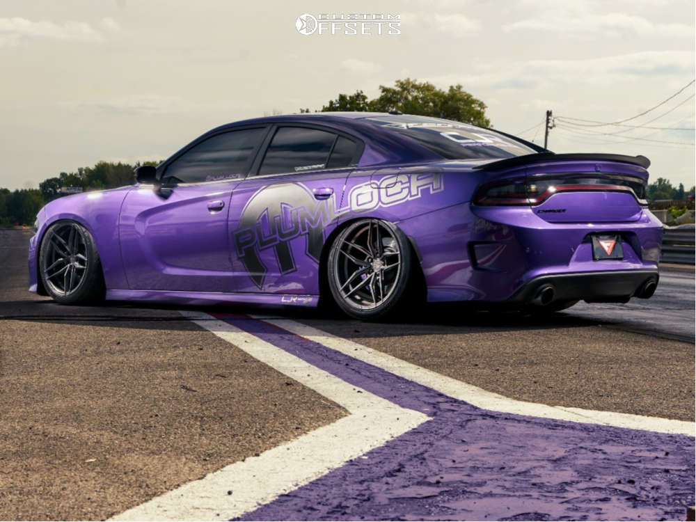 2016 Dodge Charger with 20x10.5 20 Ferrada F8-fr5 and 285/35R20 Hankook ...