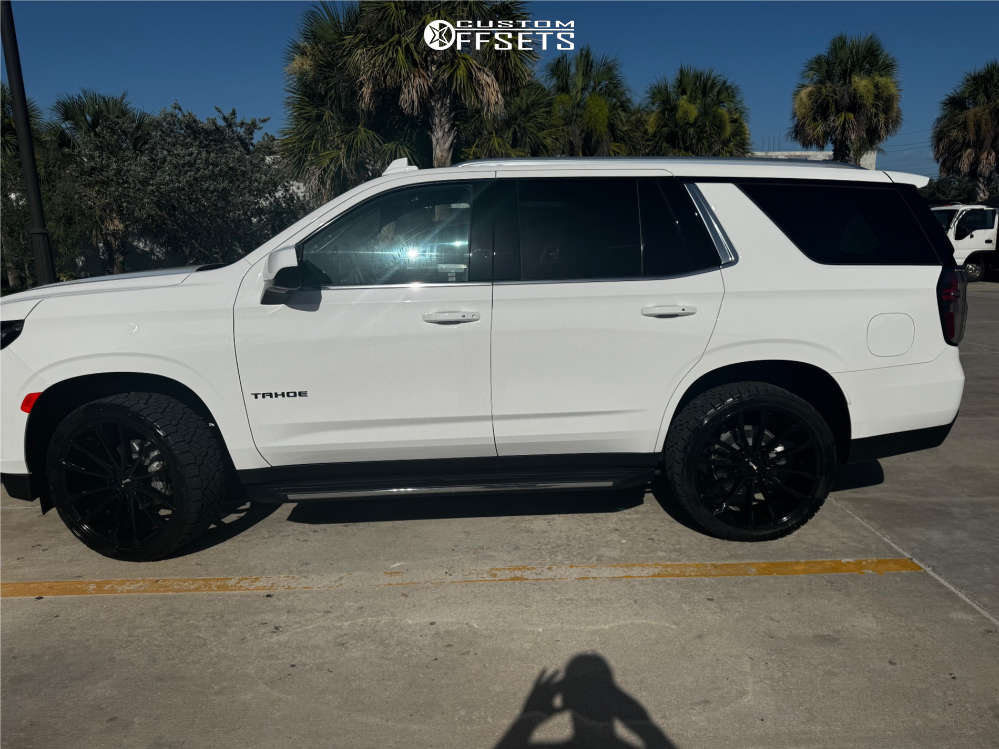 2024 Chevrolet Tahoe with 24x10 30 DUB Clout and 305/35R24 Nitto Recon ...