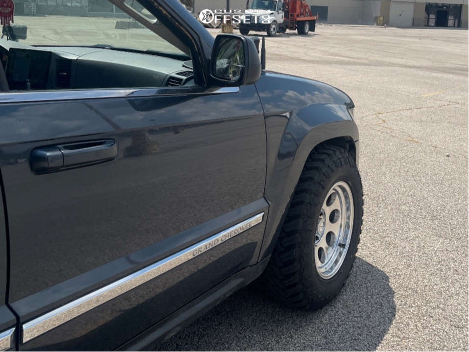 2007 Jeep Grand Cherokee with 17x9 -6 Pro Comp 69 and 265/70R17 Atturo ...