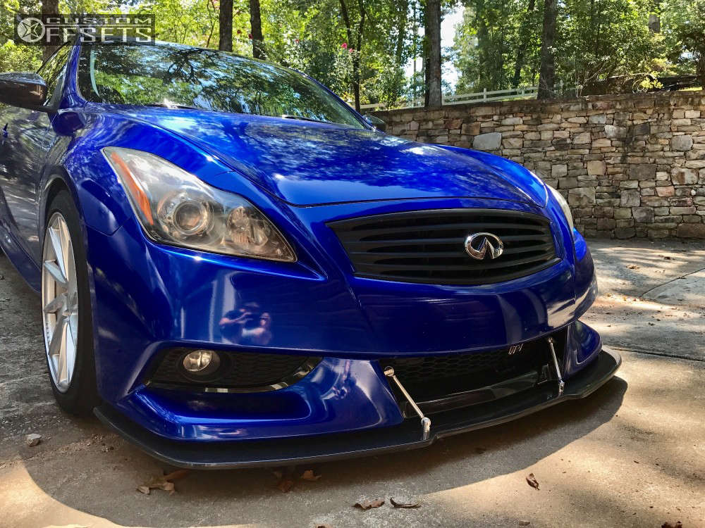 2011 INFINITI G37 with 19x8.5 30 Vossen Cvt and 225/45R19 Toyo Tires ...
