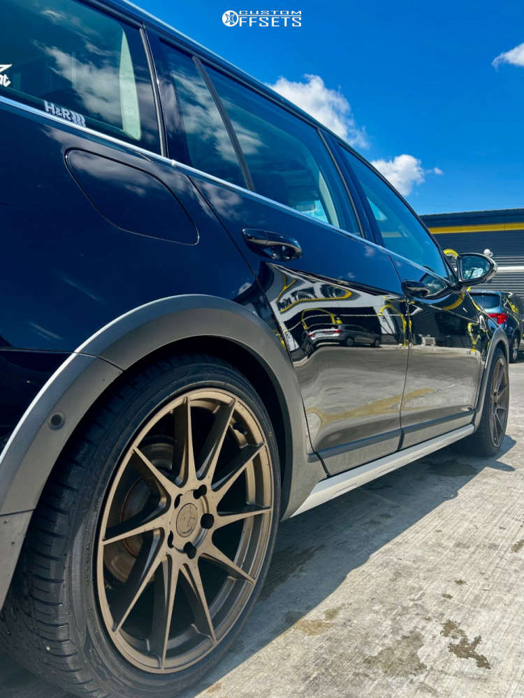 2017 Volkswagen Golf Alltrack with 18x8.5 35 Aodhan Ah09 and 225/40R18 ...