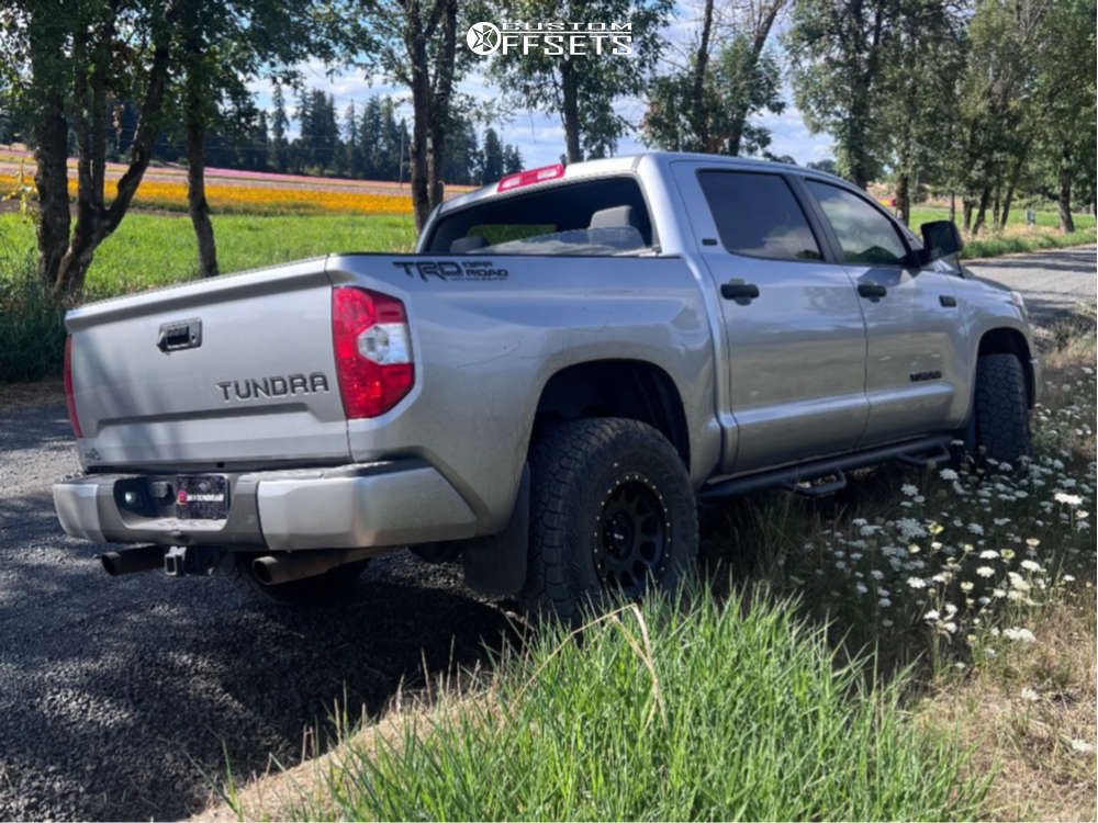 2018 Toyota Tundra with 17x8.5 0 Method MR305 and 285/75R17 Toyo Tires ...