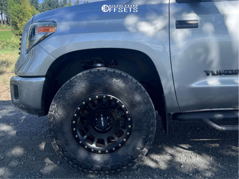 2018 Toyota Tundra with 17x8.5 0 Method MR305 and 285/75R17 Toyo Tires ...