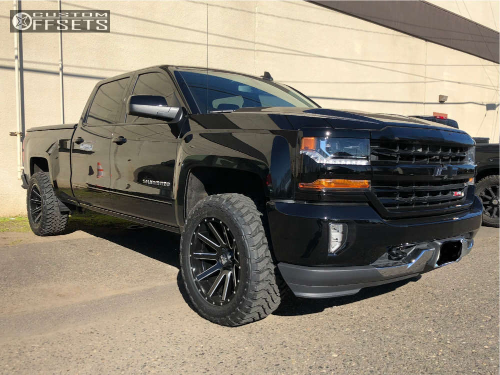 2018 Chevrolet Silverado 1500 with 20x10 -24 XD Heist and 33/12.5R20 ...