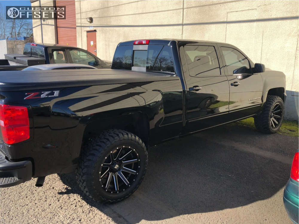 2018 Chevrolet Silverado 1500 with 20x10 -24 XD Heist and 33/12.5R20 ...