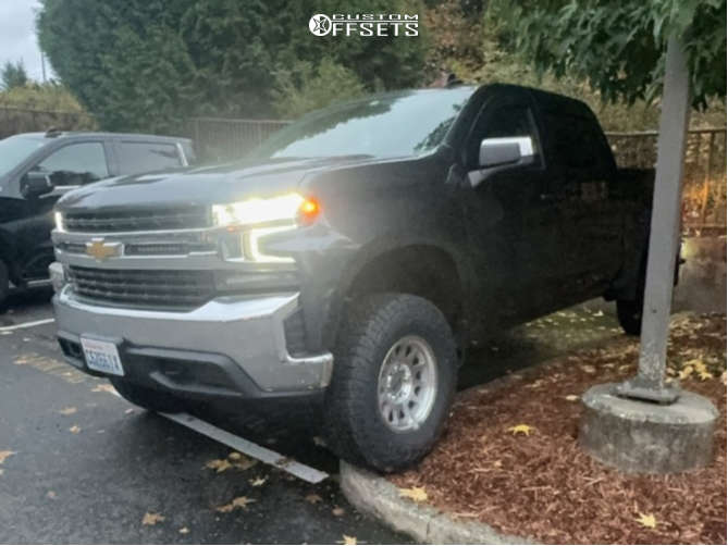 2020 Chevrolet Silverado 1500 with 17x8.5 0 Method Mr703 and 285/75R17 ...