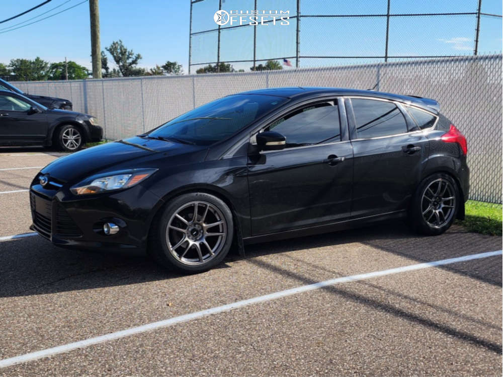 2014 Ford Focus with 18x8.5 42 Konig Heliogram and 235/45R18 ...