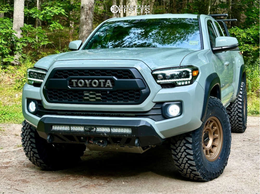 2022 Toyota Tacoma with 16x8 0 Method Mr703 and 33/12.5R16 Yokohama ...