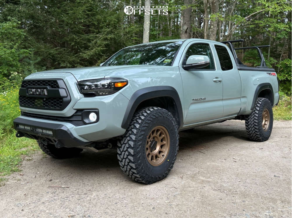 2022 Toyota Tacoma with 16x8 0 Method Mr703 and 33/12.5R16 Yokohama ...