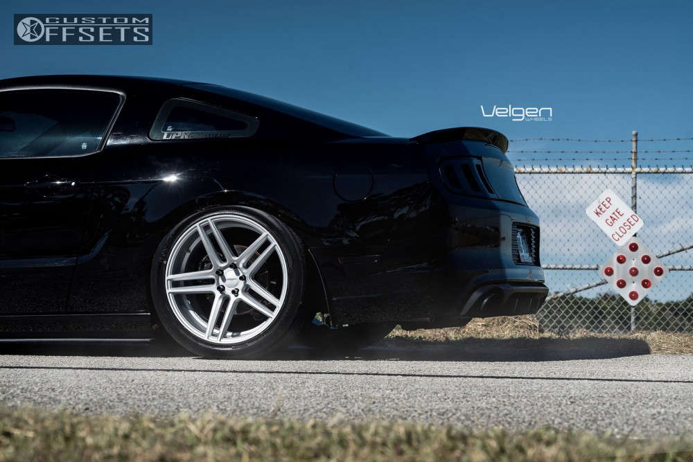 2014 Ford Mustang with 20x9 32 Velgen Split5 and 255/35R20 Nitto Invo ...