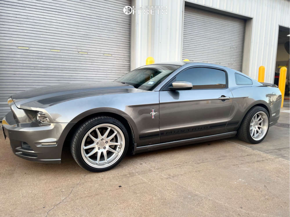 2014 Ford Mustang with 18x9.5 22 Aodhan Ds02 and 245/35R18 Michelin ...