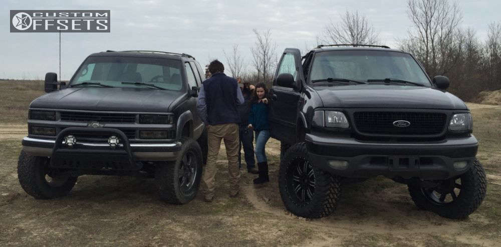 2000 Ford Expedition with 22x10 -12 Red Dirt Road Dirt and 37/13.5R22 ...