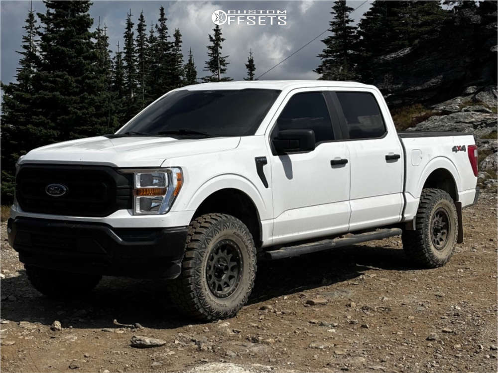 2021 Ford F-150 with 17x8.5 25 Method Mr305 and 35/12.5R17 RBP Repulsor ...