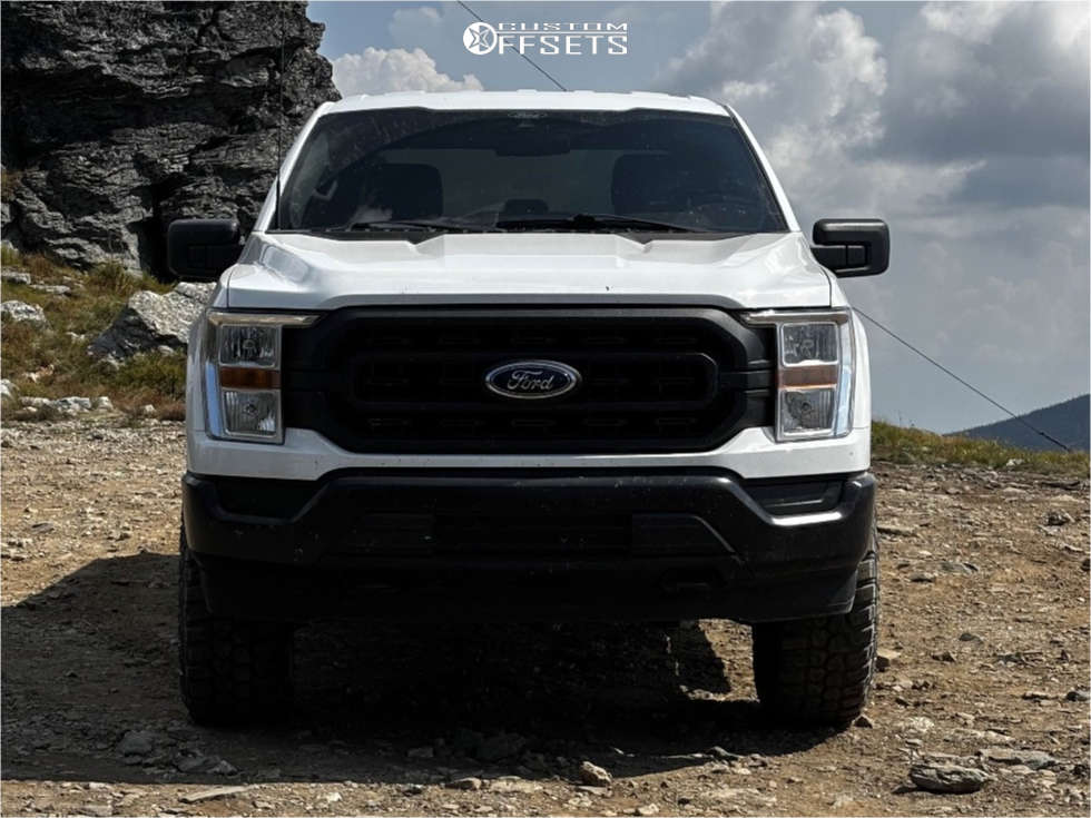 2021 Ford F-150 with 17x8.5 25 Method Mr305 and 35/12.5R17 RBP Repulsor ...