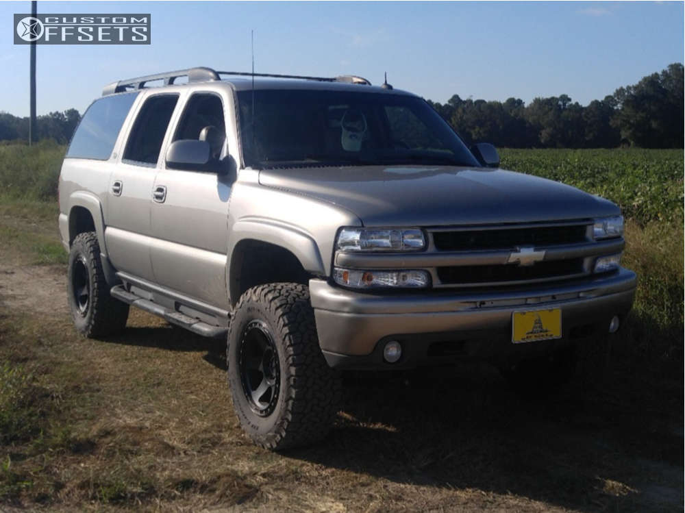 2003 Chevrolet Suburban with 18x9 -12 Method Con6 and 33/12.5R18 ...