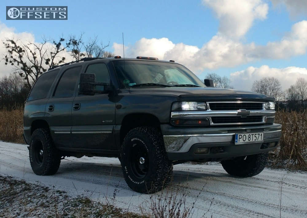 2002 Chevrolet Tahoe with 16x8 -25 Speedmax Other and 285/75R16 ...