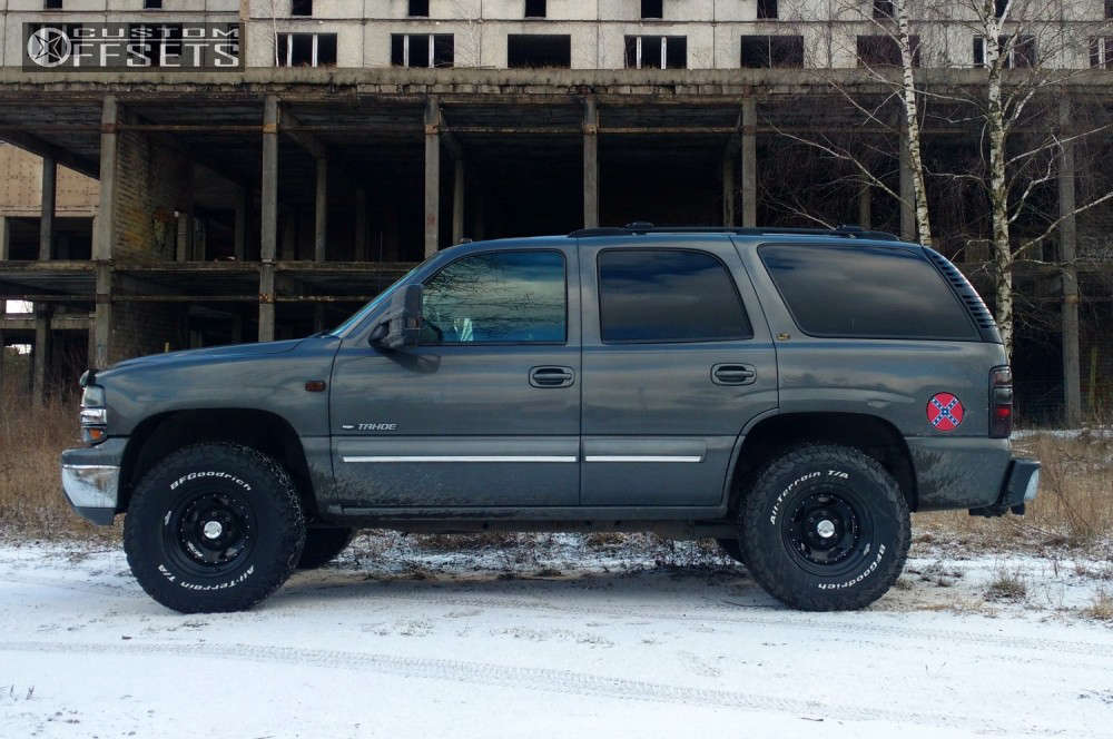 2002 Chevrolet Tahoe with 16x8 -25 Speedmax Other and 285/75R16 ...