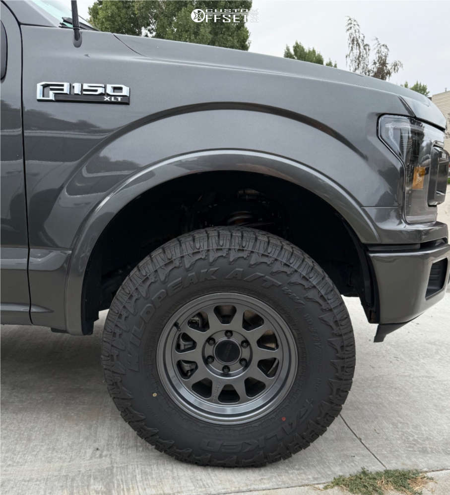 2019 Ford F-150 with 17x8.5 0 Method Mr316 and 285/75R17 Falken ...