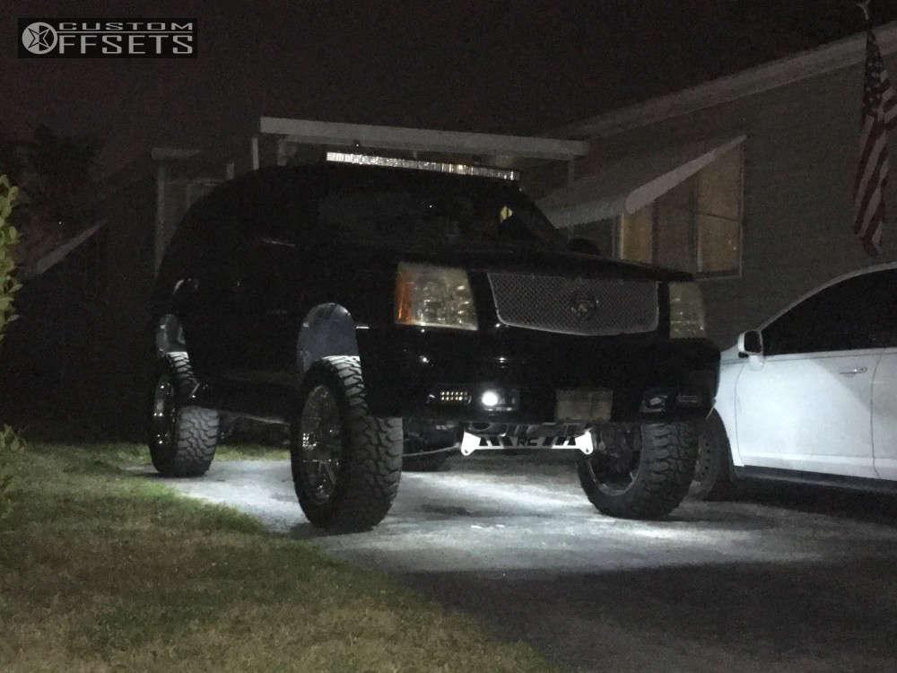 2004 Cadillac Escalade with 22x9.5 0 Motto Mt100 and 35/12.5R22 ...