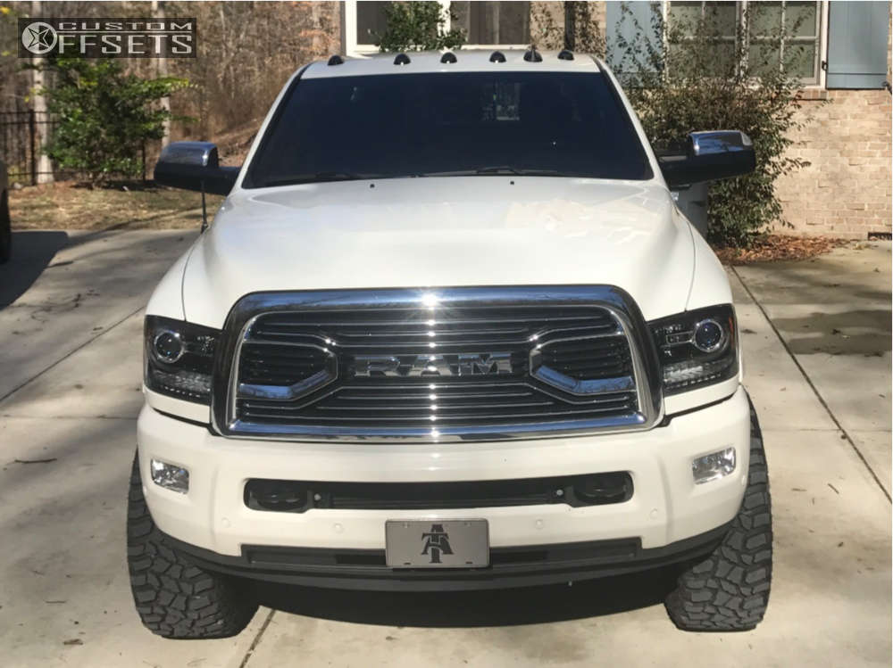 2017 Ram 2500 with 22x10 -24 Fuel Forged Ff45 and 35/12.5R22 Cooper ...