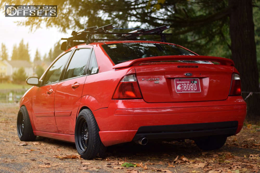 2005 Ford Focus with 15x8 AVID1 AV19 and 195/45R15 Forceum and ...