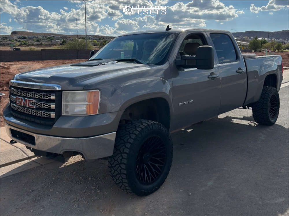 2013 GMC Sierra 2500 HD with 20x10 -24 TIS 566b and 33/12.5R20 Venom ...