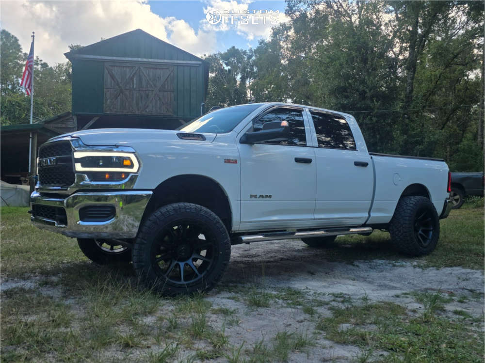 2021 Ram 2500 with 22x12 -44 TIS 563b and 35/12.5R22 Predator New ...