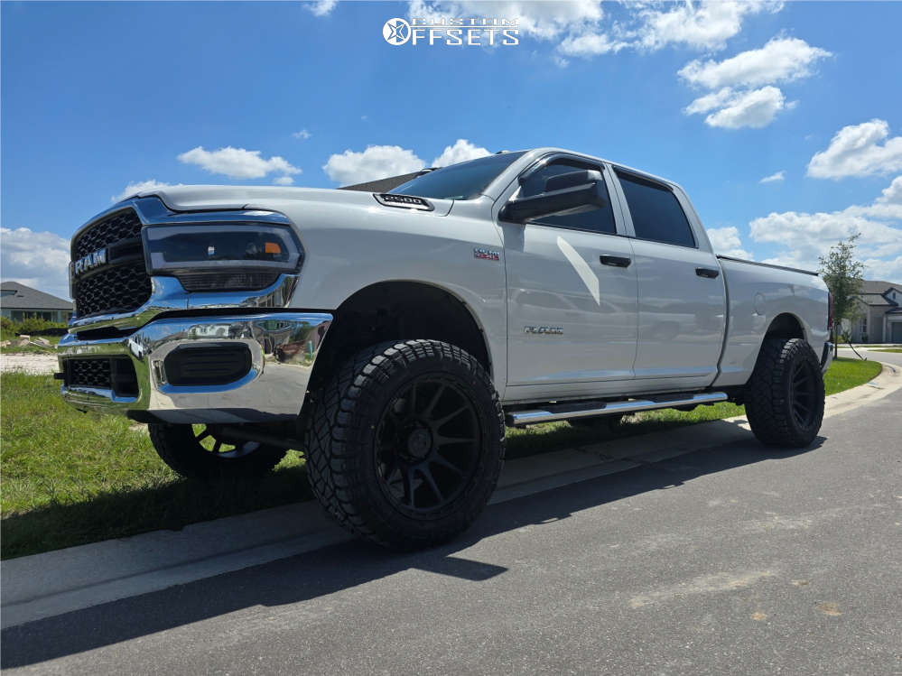 2021 Ram 2500 with 22x12 -44 TIS 563b and 35/12.5R22 Predator New ...