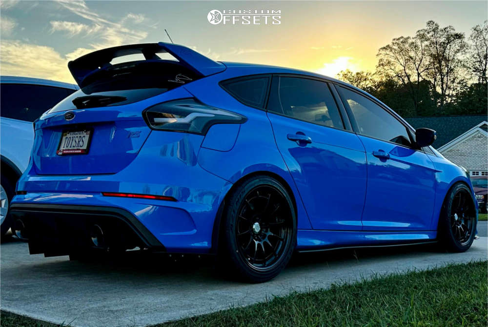 2017 Ford Focus with 18x9.5 40 Enkei Nt03m and 265/35R18 Falken Azenis ...