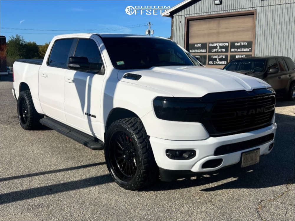 2021 Ram 1500 with 22x10 -19 Fittipaldi Offroad Fa08 and 33/12.5R22 ...
