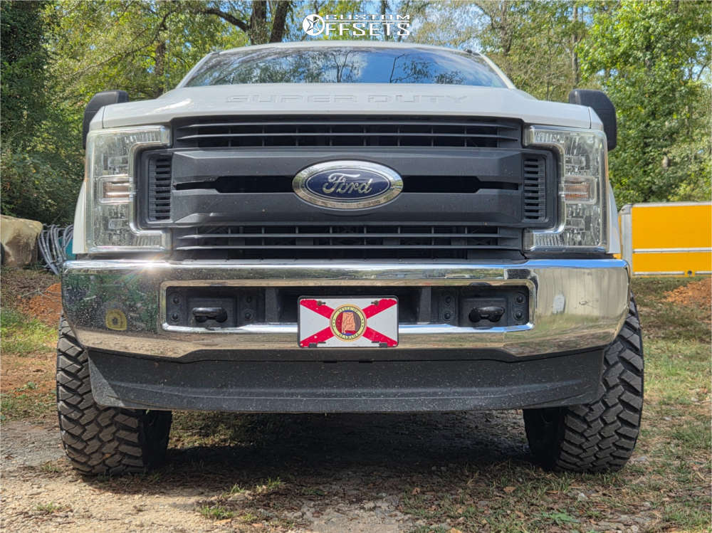 2017 Ford F-250 Super Duty with 18x9 -18 Method 305 and 35/12.5R18 ...
