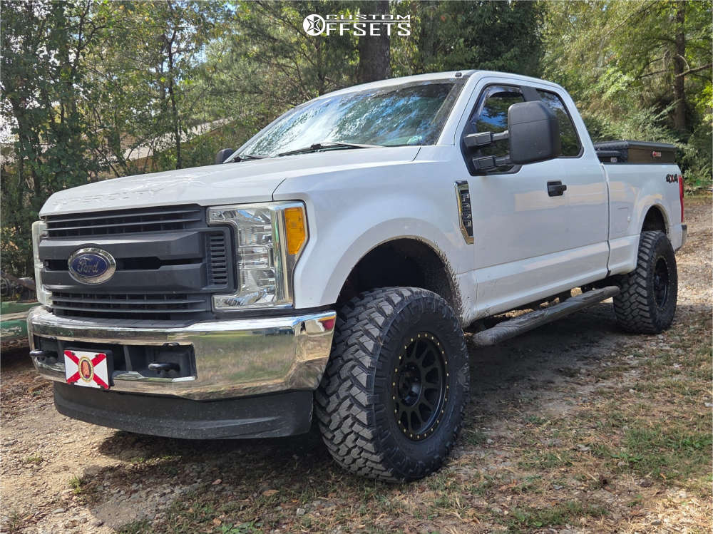 2017 Ford F-250 Super Duty with 18x9 -18 Method 305 and 35/12.5R18 ...