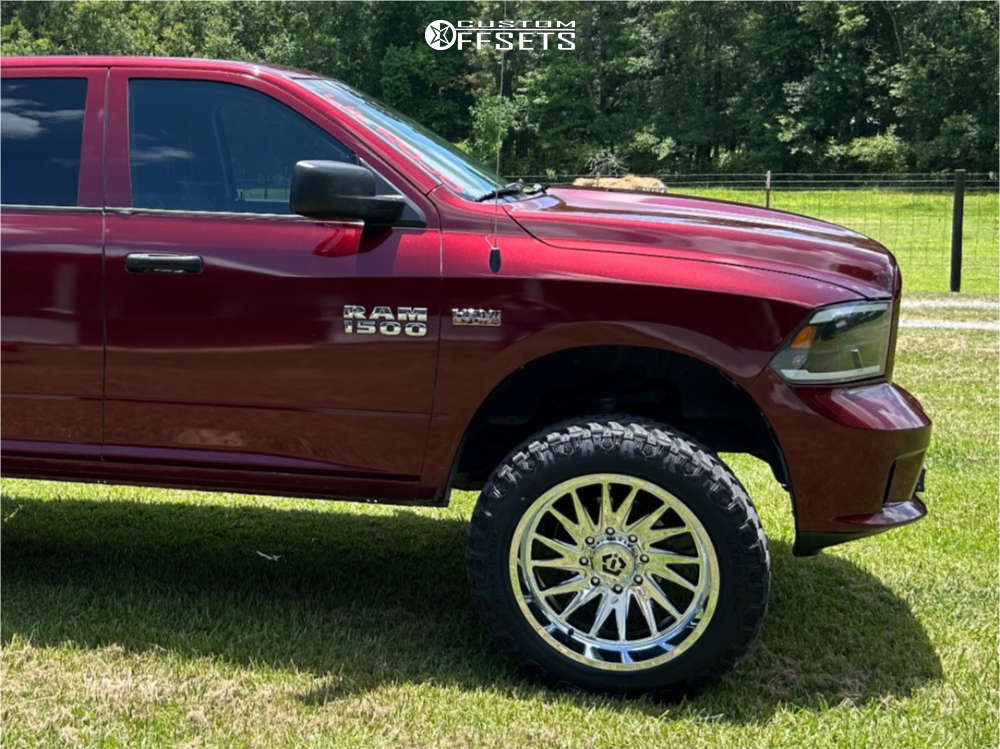 2018 Ram 1500 with 22x12 -44 TIS 547c and 35/12.5R22 TIS Tt1 and ...