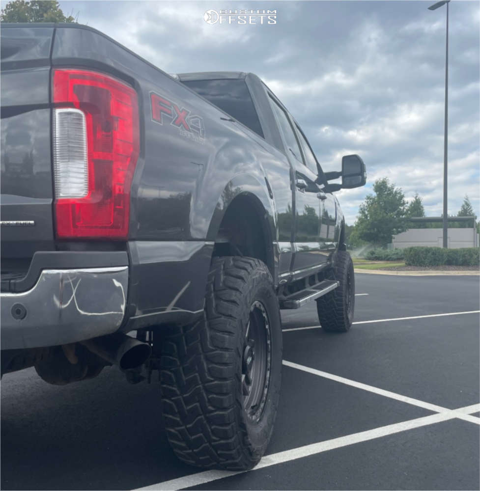 2017 Ford F-250 Super Duty with 20x9 -12 Rock Trix Rt110 and 38/13.5R20 ...