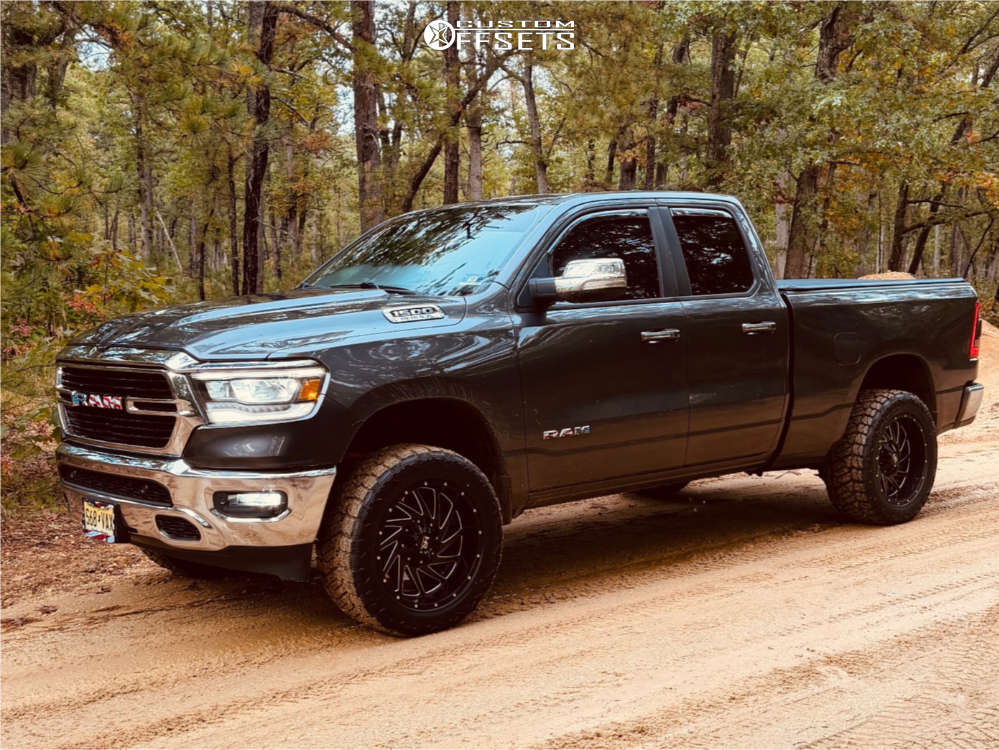 2019 Ram 1500 with 20x10 -19 Hardrock Crusher and 33/12.5R20 Kelfire ...