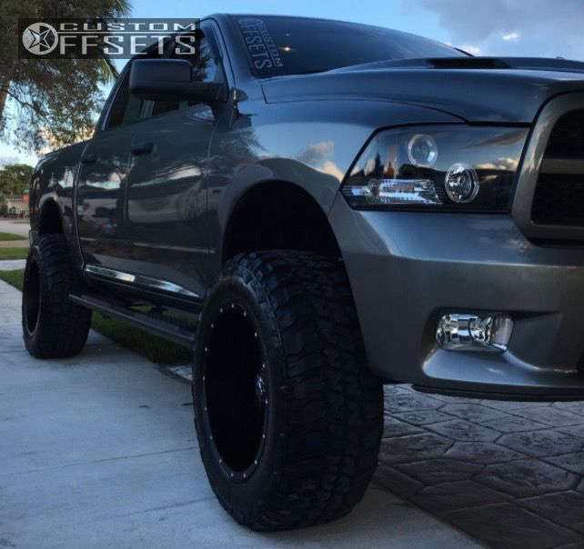 2012 Ram 1500 with 20x12 -44 TIS 535B and 35/12.5R20 Federal Couragia ...