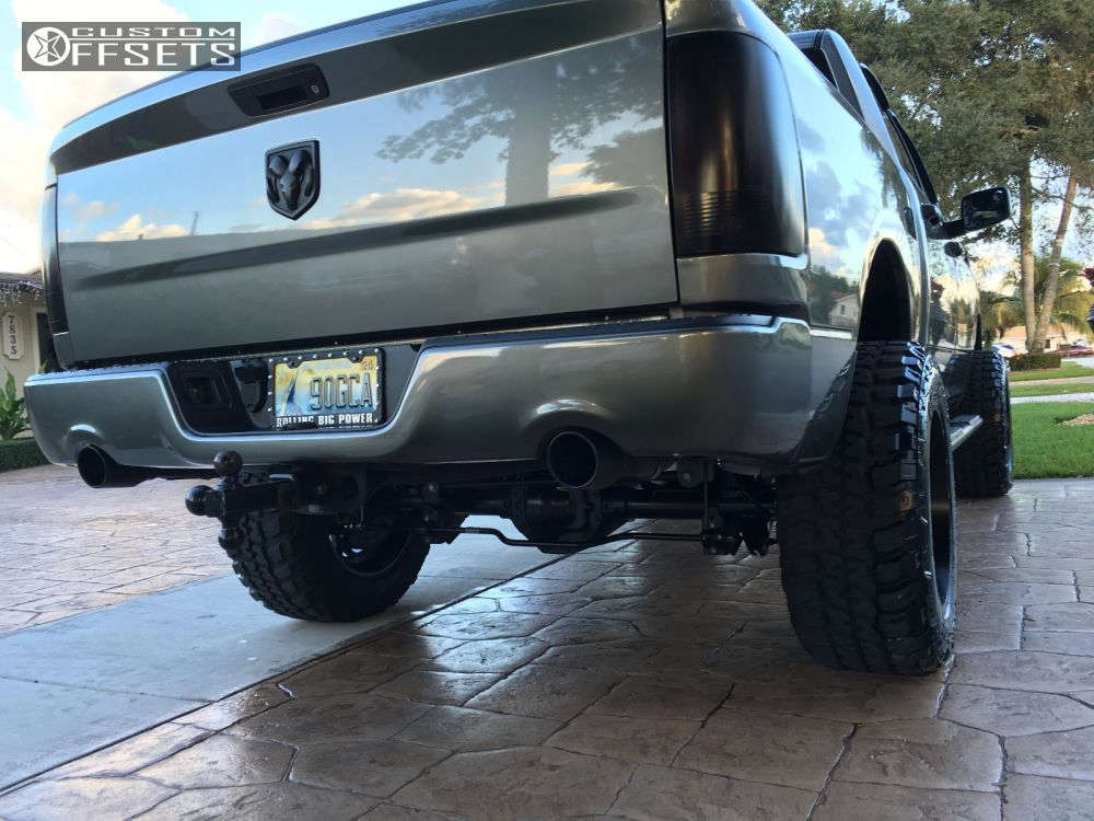 2012 Ram 1500 with 20x12 -44 TIS 535B and 35/12.5R20 Federal Couragia ...