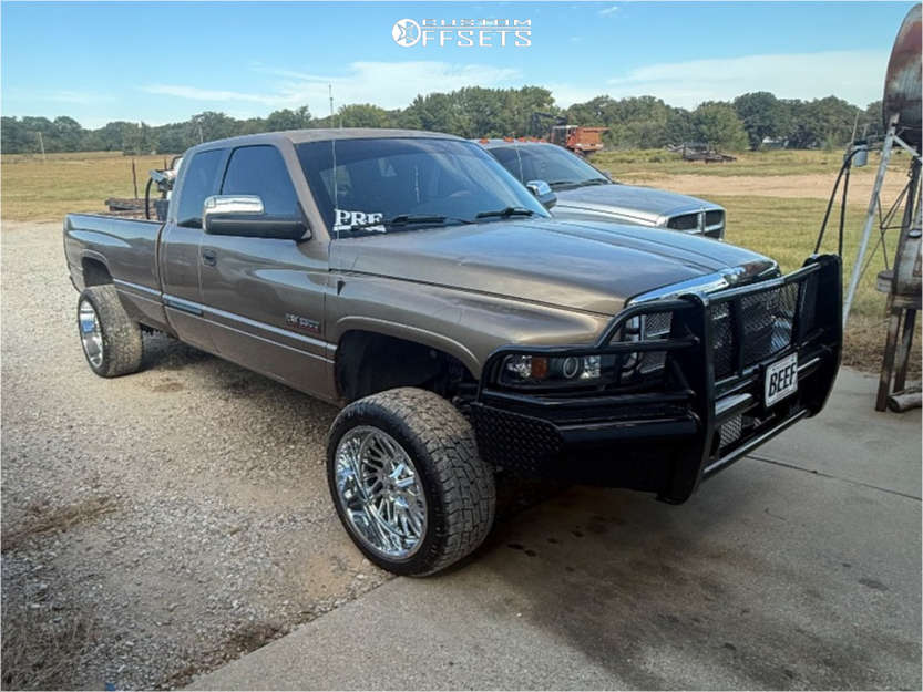 2001 Dodge Ram 2500 with 22x12 -44 Luxxx HD Lhd19 and 33/12.5R22 Terra ...