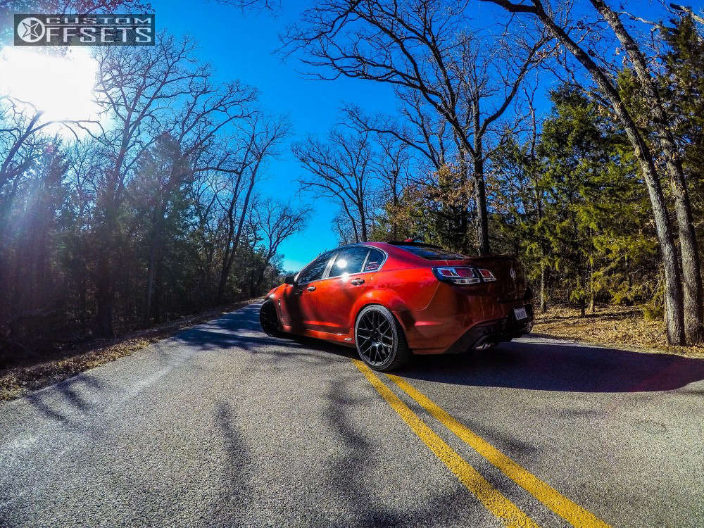 2016 Chevrolet SS with 20x8.5 35 Niche Circuit and 255/35R20 Nitto Invo ...