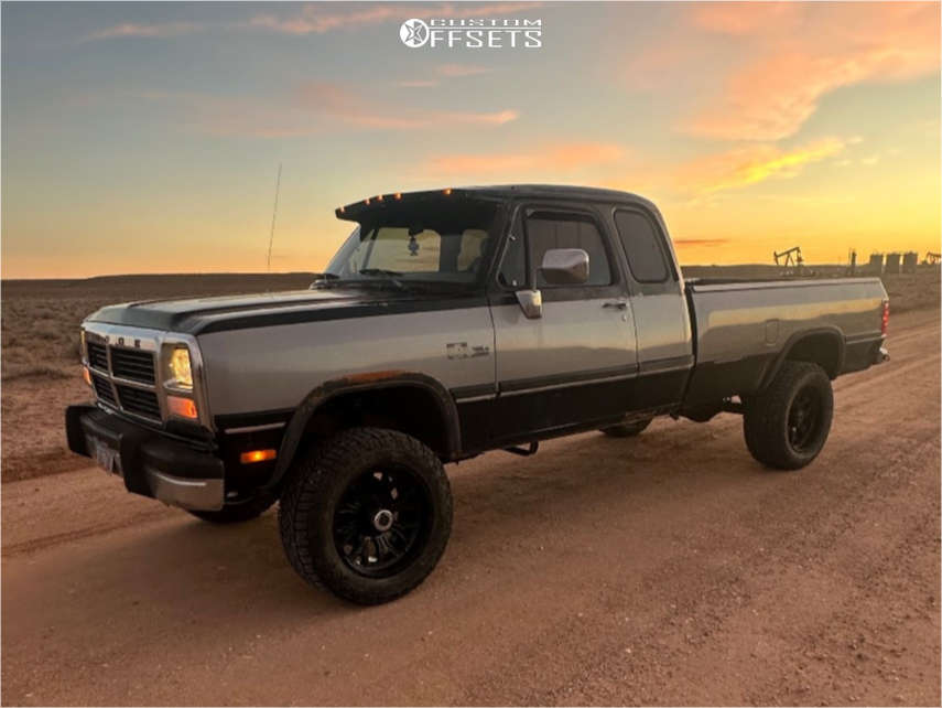 1992 Dodge W250 with 20x10 -19 TIS 560b and 33/12.5R20 Milestar ...