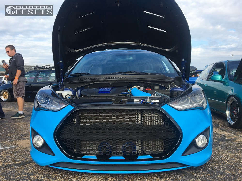 2013 Hyundai Veloster with 18x8.5 40 Radi8 R8b12 and 205/40R18 Federal ...