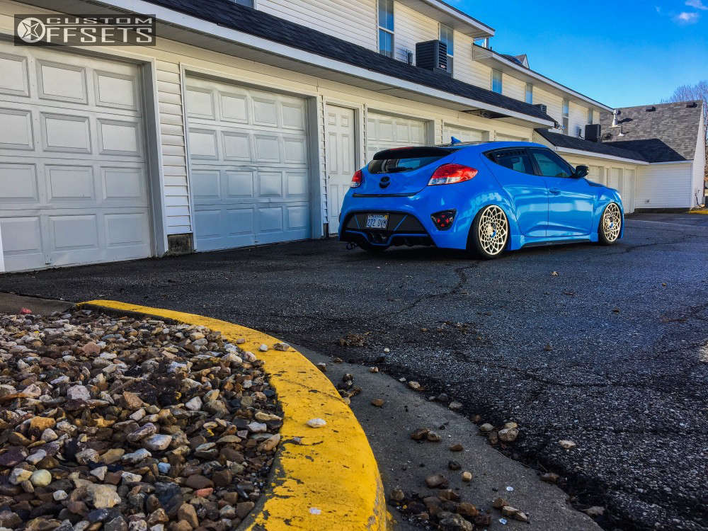 2013 Hyundai Veloster with 18x8.5 40 Radi8 R8b12 and 205/40R18 Federal ...