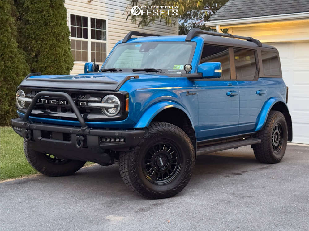 2022 Ford Bronco with 18x8.5 40 Method Mr318 and 275/70R18 Nitto Terra ...