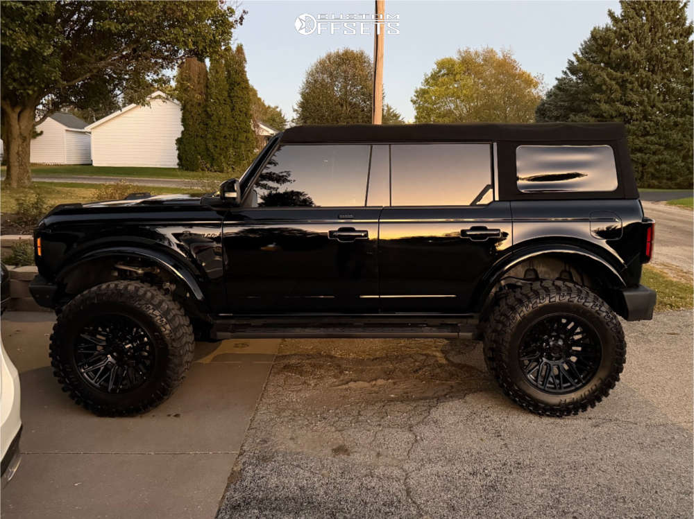 2022 Ford Bronco with 20x10 -18 Gear Off-Road 770b and 37/12.5R20 ...