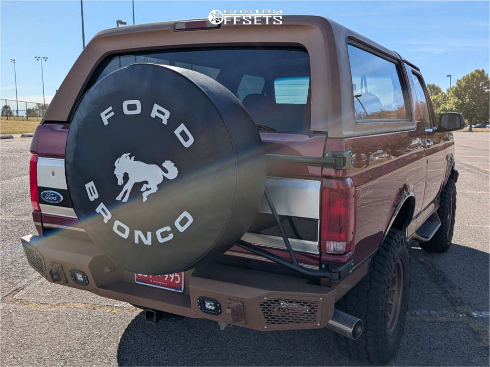 1995 Ford Bronco with 17x9 -12 Method Mr703 and 295/70R17 Mickey ...