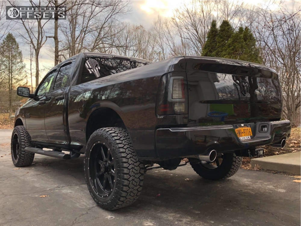 2017 Ram 1500 with 22x10 -19 Tuff T15 and 35/12.5R22 Fury Offroad ...