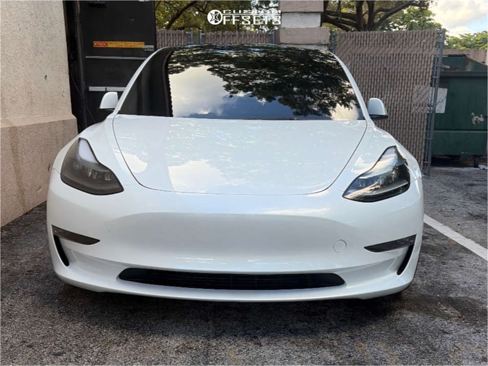 2023 Tesla 3 with 20x9 35 HRE FlowForm Ff21 and 245/35R20 Bridgestone ...