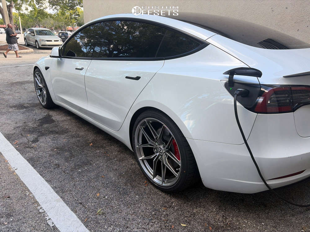 2023 Tesla 3 with 20x9 35 HRE FlowForm Ff21 and 245/35R20 Bridgestone ...