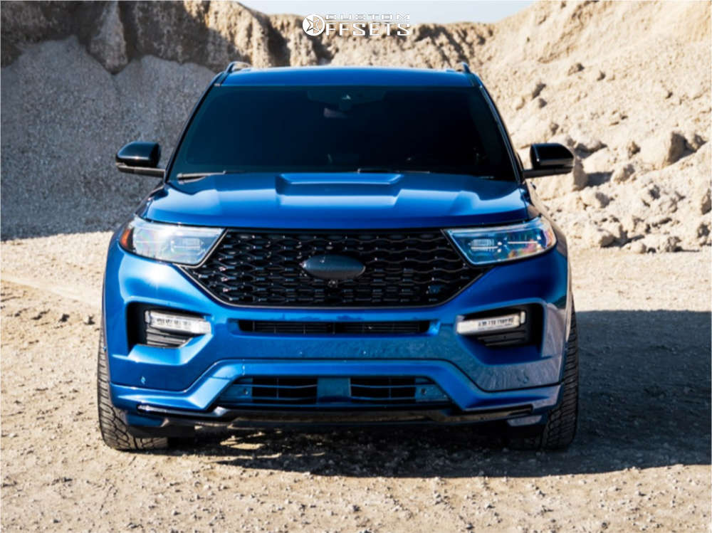 2020 Ford Explorer with 22x10.5 30 Velgen Vf10 and 305/40R22 Yokohama ...